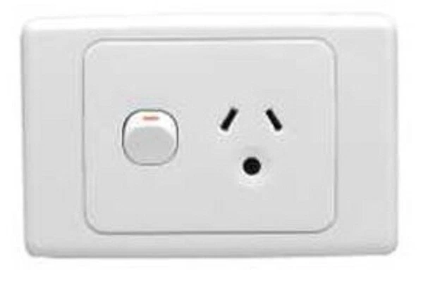 ($)CLIPSAL 2000-SERIES SINGLE SWITCHED SOCKET 1-Pole 10A 3-Pin Round ...