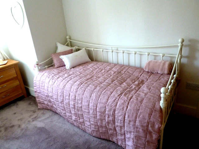 CREAM METAL PRETTY Single/Twin/ Double Day Bed with Trundle ...