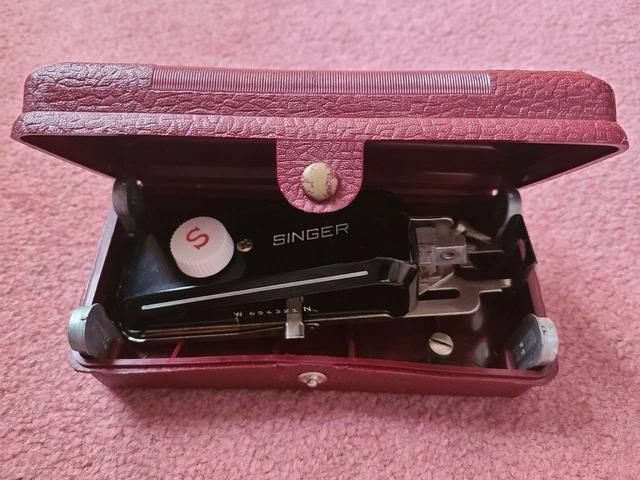 SINGER SEWING MACHINE Button Hole Attachment VINTAGE Hand Held With Red ...