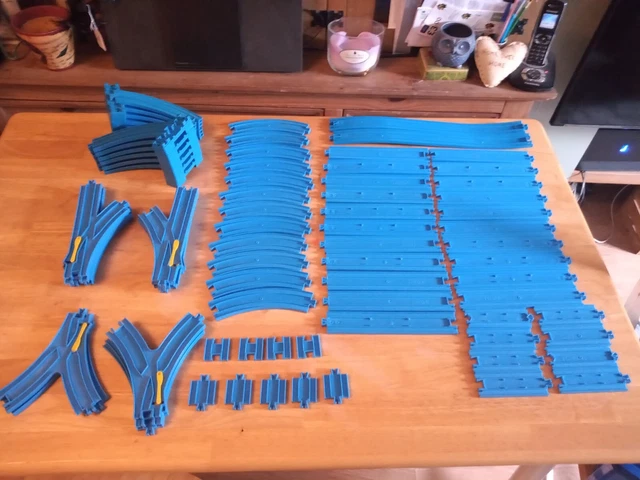 THOMAS AND FRIENDS Trackmaster Tomy Blue Track 77 Piece £19.99 ...