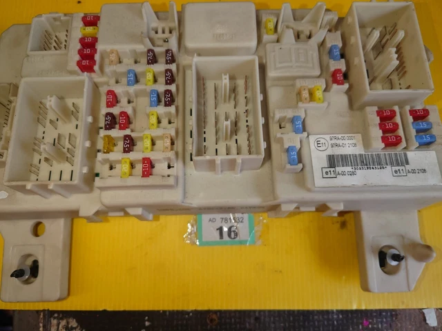 FORD FOCUS MK2 C-MAX Body Control Module Fuse Box 7M5T-14A073-DC £39.99 ...