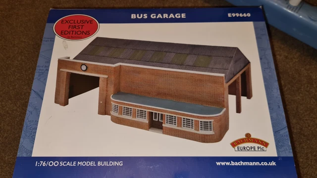 RARE BACHMANN E99660 OO Gauge Model Railway Resin Bus Depot Building ...