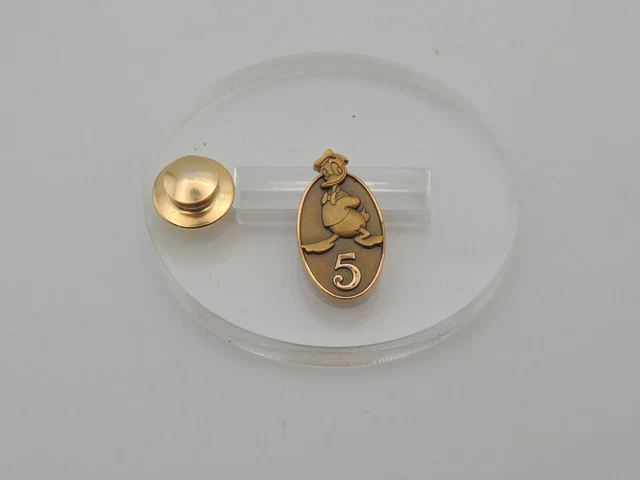 PIN'S DISNEY - Cast Member Donald 5 Years - Pin's Badge Disneyland EUR ...