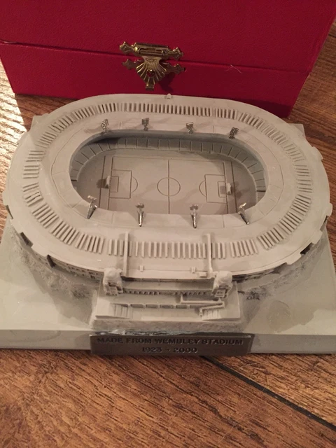 RARE WEMBLEY STADIUM Replica Model Made From The Old Wembley Stadium £ ...