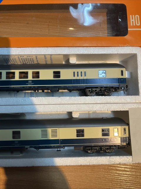 ROCO 44393/4 DB cream And Blue Express Coaches £40.00 - PicClick UK