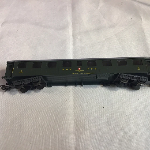 LIMA HO SCALE Swiss SBB CFF 2nd Class Passenger coach Green VGC £14.00 ...