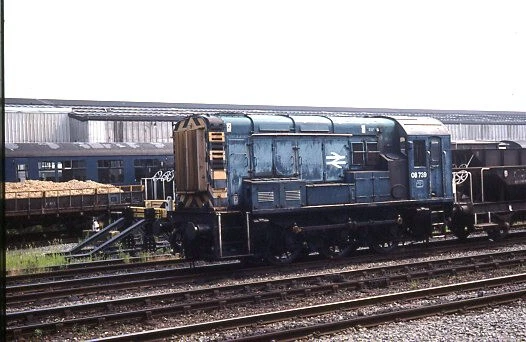 ORIGINAL COLOUR SLIDE of 08739 BR class 08 diesel shunter loco £0.99 ...