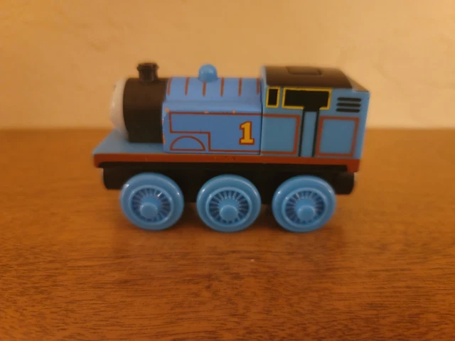 THOMAS WOODEN RAILWAY Talking Thomas Train Light Fisher Price mn $12.00 ...