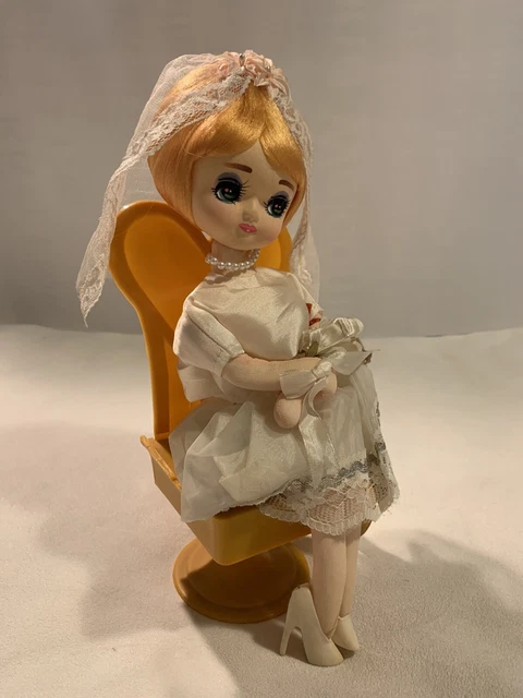 VINTAGE BIG EYES Wind Up Musical Fashion Bride Doll Senpo Ace Japan W ...