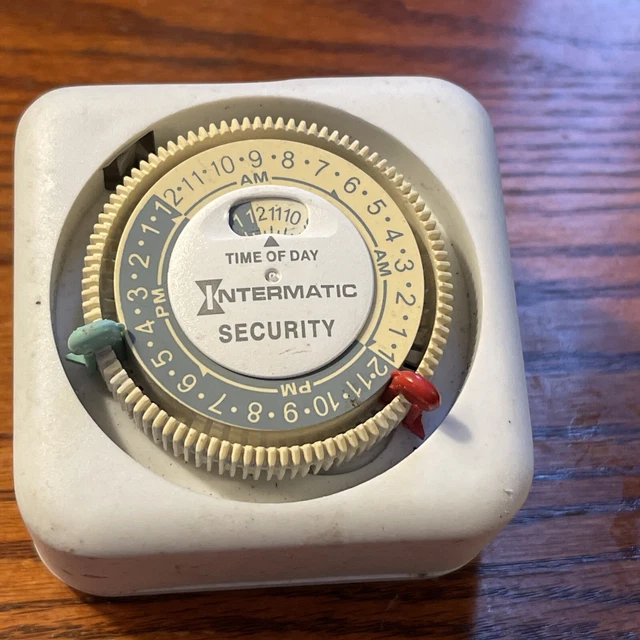INTERMATIC TIME-ALL APPLIANCE Lamp 24 Hour Automatic Timer Model TN111 ...