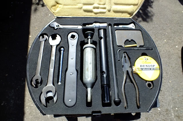 JAGUAR MK2 COMPLETE & original tool kit in a metal tool box Jaguar ...