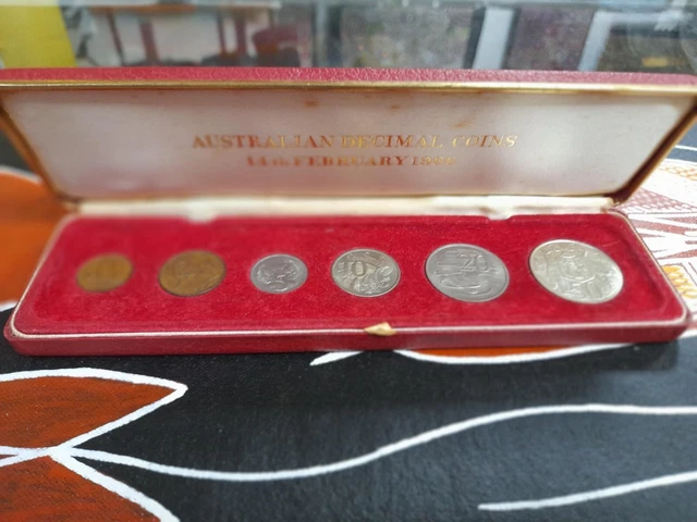 1966 AUSTRALIAN DECIMAL Coins Set Red Display Case 14th February AA-80 ... 1966 AUSTRALIAN DECIMAL Coins Set Red Display Case 14th February AA-80 ...