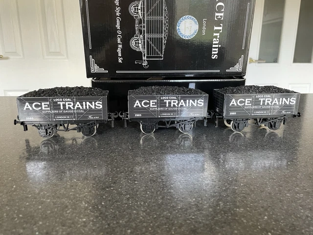 ACE TRAINS O Gauge vintage style coal wagon set - boxed £79.95 ...