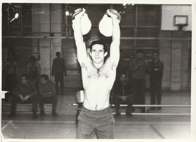 BIG SHIRTLESS HANDSOME men bulge physique hairy chest gay int vintage ...