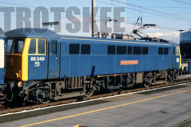 35MM SLIDE BR British Railways Electric Loco Class 86 86249 Wigan 1981 ...