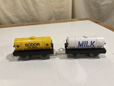 TOMY MILK TANKER and Sodor Fuel Tanker for Thomas and Friends ...