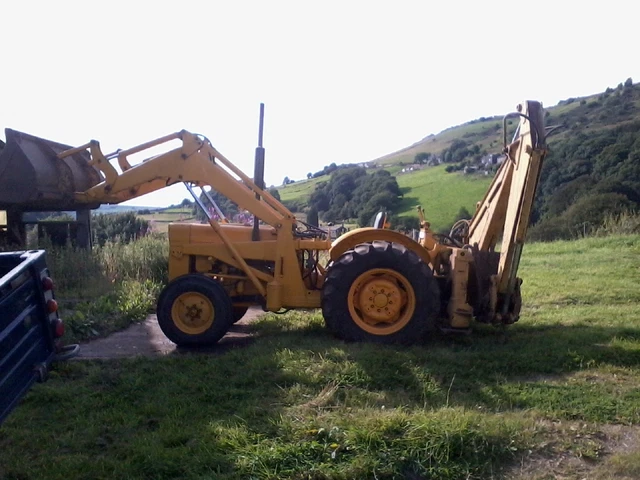 MASSEY FERGUSON TRACTOR loader backhoe digger MF40 - MF 40 £2,500.00 ...