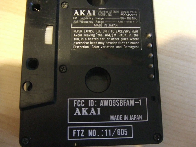 RARE VINTAGE AKAI FAM-1 Stereo Cassette Player Walkman AM FM Tuner Pack ...