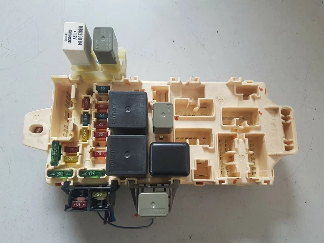FUSE BOX FUSE box relay box relay box with relay Omron MB629084 £22.65 ...