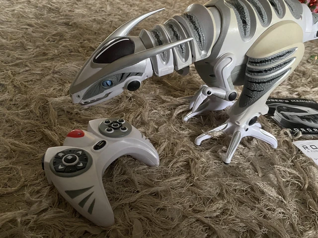 CLASSIC ROBORAPTOR BY WOWWEE Remote Controlled Dinosaur £10.00 ...