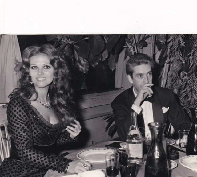 1970S PRESS PHOTO FRANCO CRISTALDI + CLAUDIA CARDINALE PORTRAIT STYLISH ...