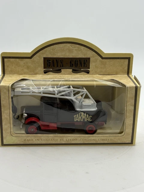 LLEDO. DAYS .4000. Made In England. 1934. Mack Truck. Tarmac. Crane ...