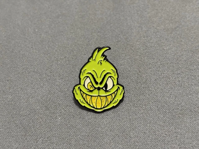 PINZCITY X YOTE The Grinch Face Christmas Scare Bear Hat Pin Mr. Grinch ...