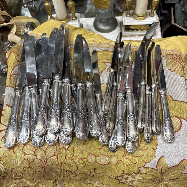 12 ANCIENS GRANDS couteaux metal argenté modele rococo poincon lame ...