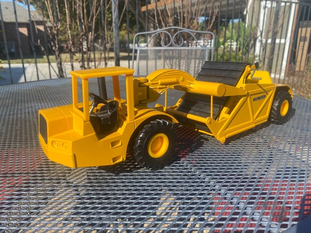 VINTAGE ERTL JOHN Deere Elevating Scraper Earth Mover 1:16 Toy Tractor ...