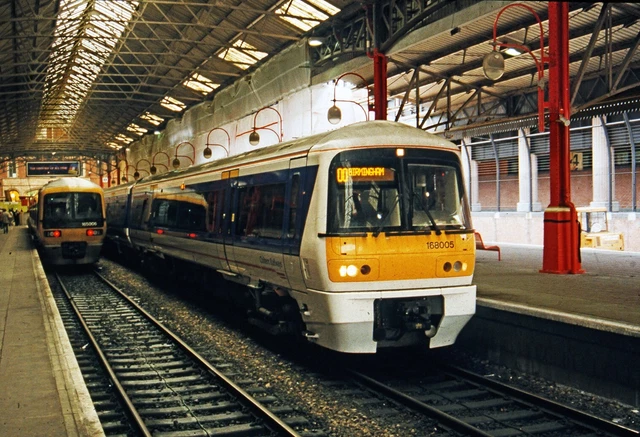 ORIG. 35MM RAILWAY Class 168005 London Marylebone May 1999 Rebuild ...