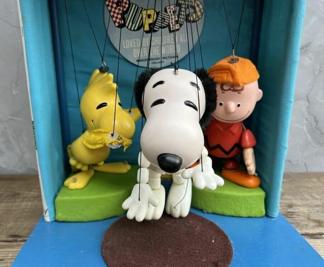 PELHAM PUPPETS PEANUTS Store Display Snoopy Vintage Charlie Brown ...