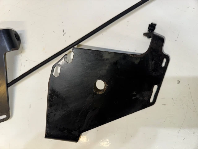 LAND ROVER DEFENDER Tdci PUMA and Td5 Radiator brackets & bonnet stay ...
