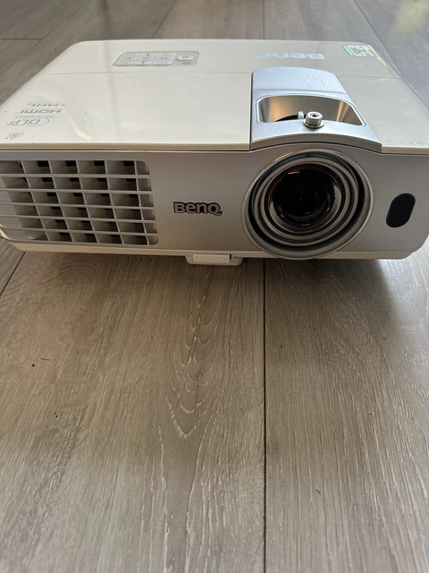 BENQ W1070+ 1080P HD 3D 2000 Lumens Cinema Projector Hdmi Low Use 65h £ ...