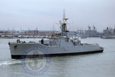 ROYAL NAVY WHITBY-CLASS Frigate HMS WHITBY (F36) - 6X4 (10X15 ...