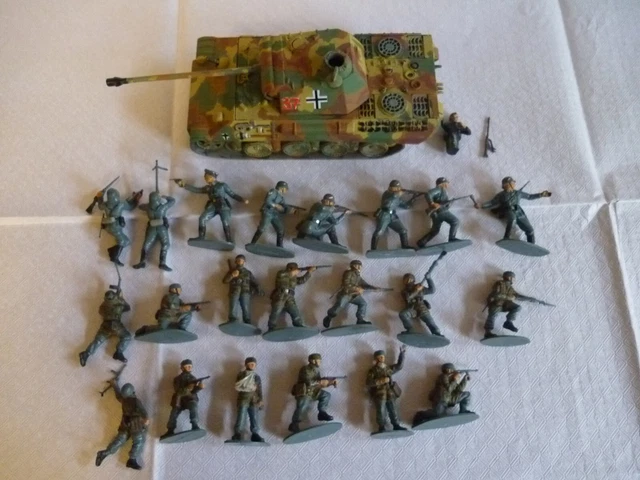 CTS WW2 PANZER Tank plus Airfix German Infantry. 1/32. Painted Plastic ...