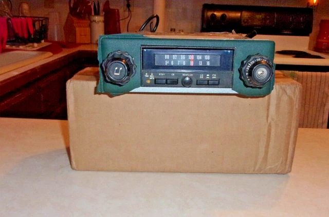 VINTAGE CAR IN Dash Am Fm Cb Radio W 8 Track Tape Deck EUR 91,85 ...