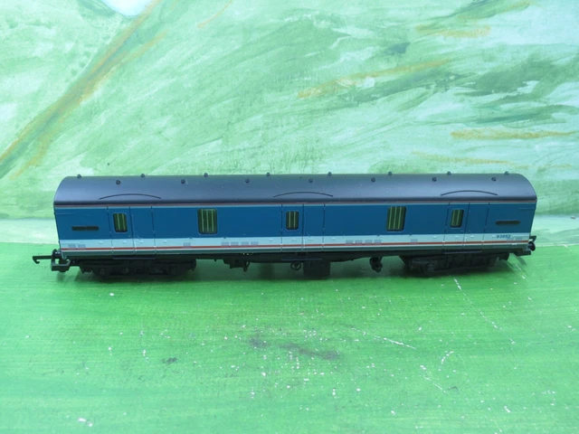 LIMA NETWORK SOUTHEAST 57' Bogie Parcels Van numbered 93852 £22.99 ...