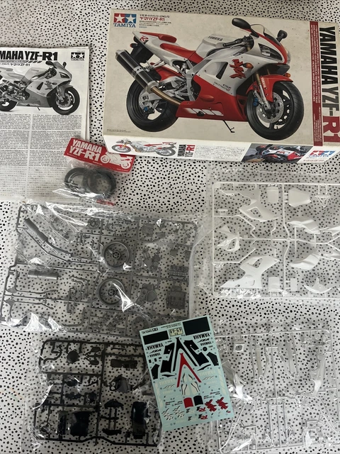 TAMIYA 1/12 SCALE BIKES YAMAHA YZF-R1 motorbike Unbuilt model kit ...