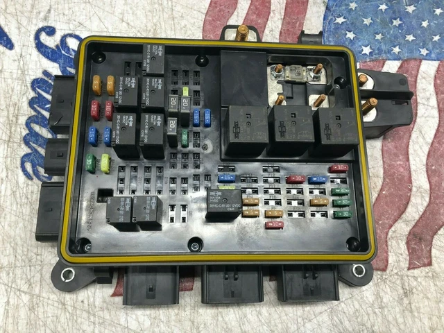 FREIGHTLINER EATON POWER Distribution Module Fuse Panel A66-05172-001 £ ...