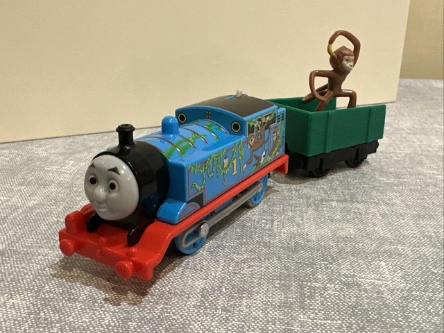 THOMAS & FRIENDS Trackmaster - THOMAS Motorised Monkey Palace Engine ...