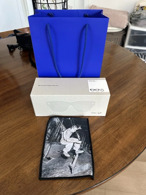 RAY-BAN META DISPLAY Smart Glasses-Sand Standard Size 2 Neural Band ...