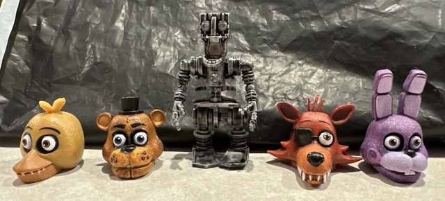 MCFARLANE FIVE NIGHTS at Freddy's FNAF Endoskelett & 4 Köpfe aus ...