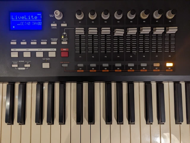 AKAI MPK 88 Hammer Action Controller Semi-weighted MIDI Mother Keyboard ...