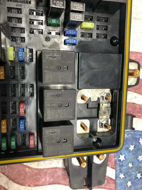 FREIGHTLINER EATON POWER Distribution Module Fuse Panel A66-05172-001 £ ...