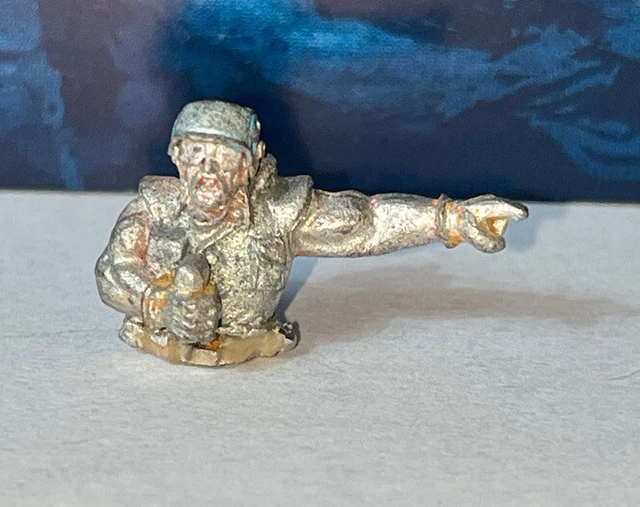 WARHAMMER 40K CLASSIC Imperial Guard Catachan Tank Commander metal $19. ...