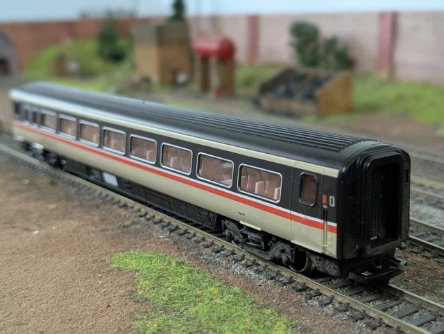 HORNBY R452 OO Gauge BR Intercity Mk4 Tourist 2nd Open Coach 12410 £19. ...