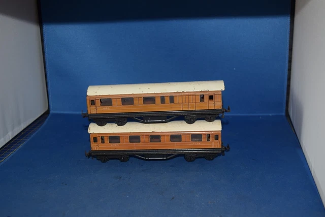 TRIX TTR SHORT Bogie LNER Coaches [2] 1 Compo ,1 Brake , (No Boxes) £14 ...