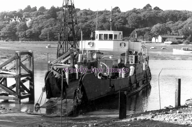 RS1651 - ISLE of Wight Car Ferry - Hilsea at Fishbourne - photo 6x4 £2. ...
