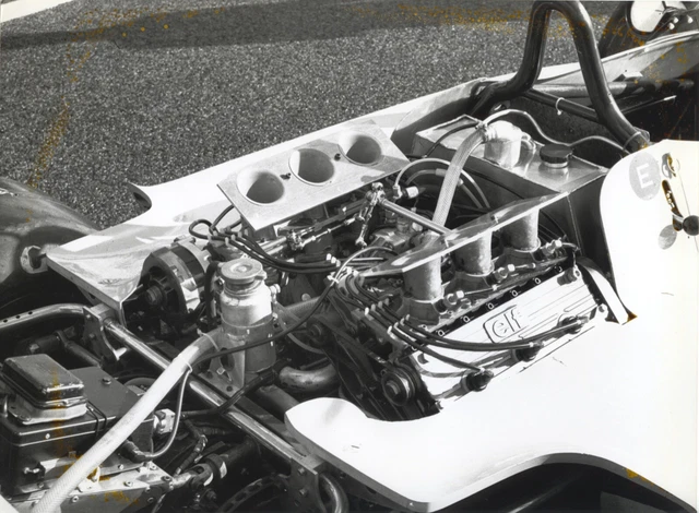 RENAULT V6 TURBO engine close-up. 1980's . Photo argentique d'époque ...