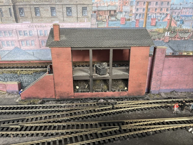 OO GAUGE MODEL Railway Layout 4 Ft x 17 Inches Stabling Point & Coaling ...